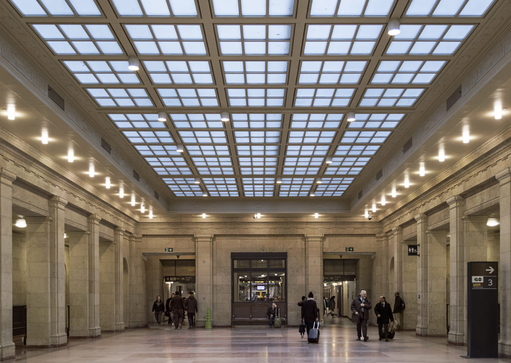20170509. Under Union Station’s restored west wing skylight. | vikpahwa.com
