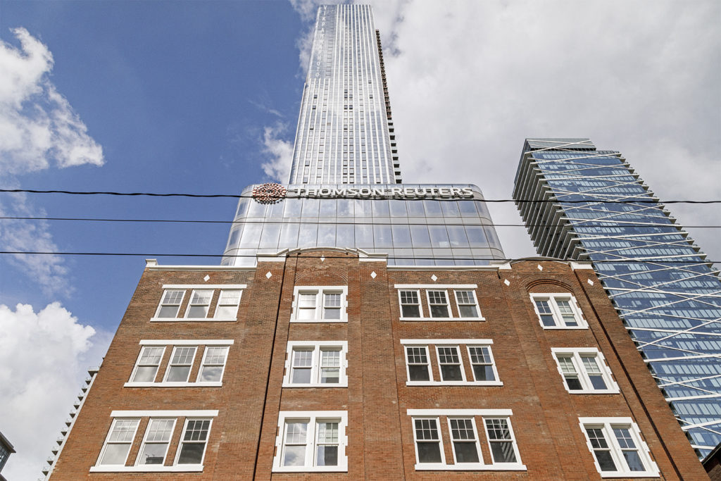 20230630. Looking up, way up at 19 Duncan. | vikpahwa.com